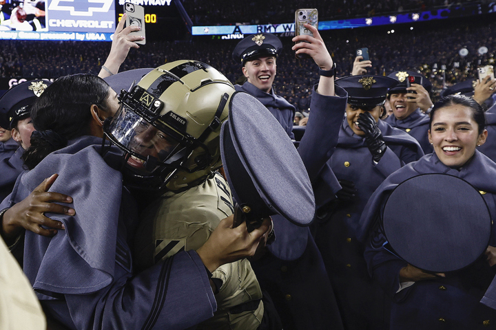 Army holds on with goal-line stand in final seconds to beat Navy | The ...