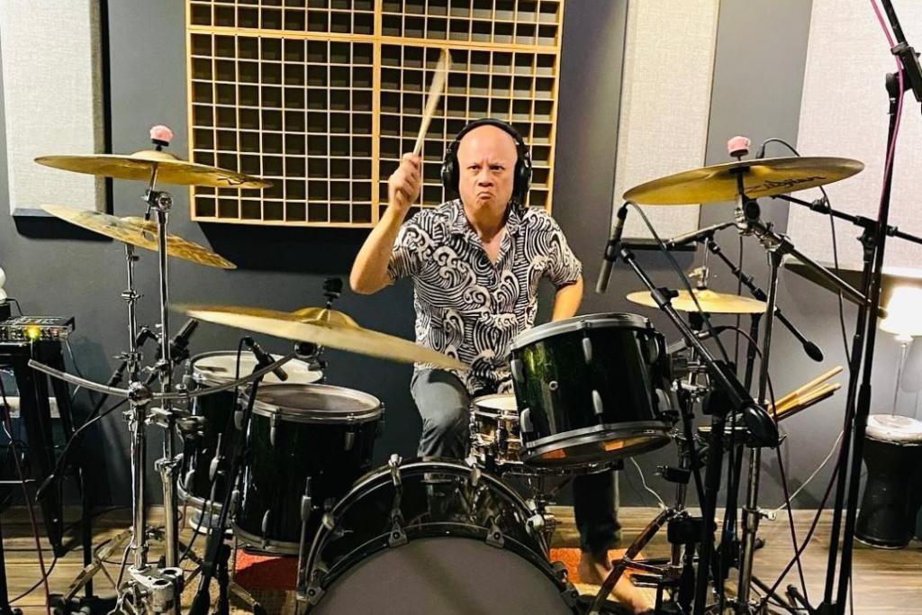 WOLF IS HERE | Wolfgang drummer arrives to prep for band’s reunion ...